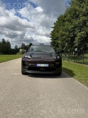 Sarkans Porsche Macan 2025 Rīga, ar dzinēja tilpumu 3.00 L un nobraukumu 32 tūkst. km par 87400 €, foto 4 vietnē AUTOMOTO.COM.LV