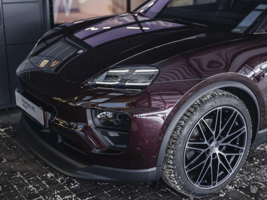 Sarkans Porsche Macan 2026 Viļņa, ar dzinēja tilpumu 0.00 L un nobraukumu 2 tūkst. km par 121223 €, foto 9 vietnē AUTOMOTO.COM.LV