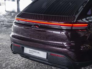 Sarkans Porsche Macan 2026 Viļņa, ar dzinēja tilpumu 0.00 L un nobraukumu 2 tūkst. km par 121223 €, foto 11 vietnē AUTOMOTO.COM.LV