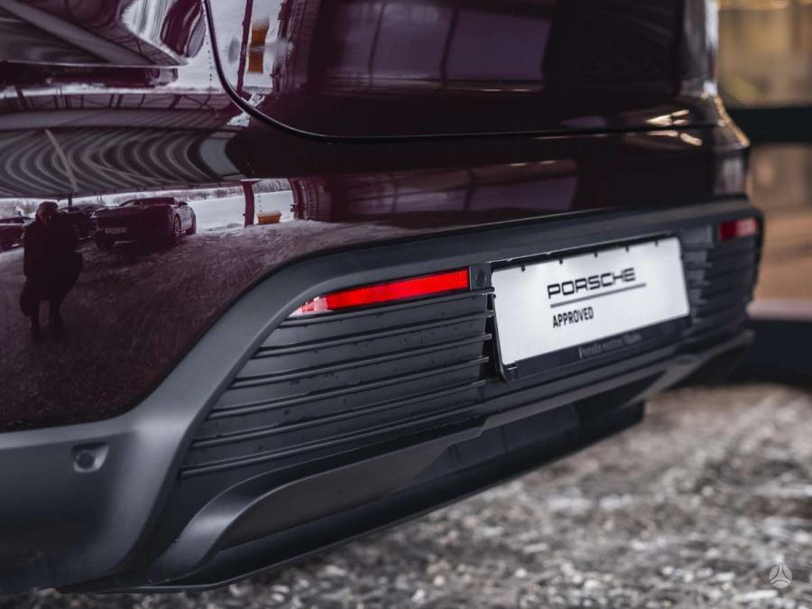 Sarkans Porsche Macan 2026 Viļņa, ar dzinēja tilpumu 0.00 L un nobraukumu 18 tūkst. km par 90917 €, foto 15 vietnē AUTOMOTO.COM.LV