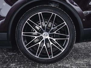 Sarkans Porsche Macan 2026 Viļņa, ar dzinēja tilpumu 0.00 L un nobraukumu 18 tūkst. km par 90917 €, foto 20 vietnē AUTOMOTO.COM.LV