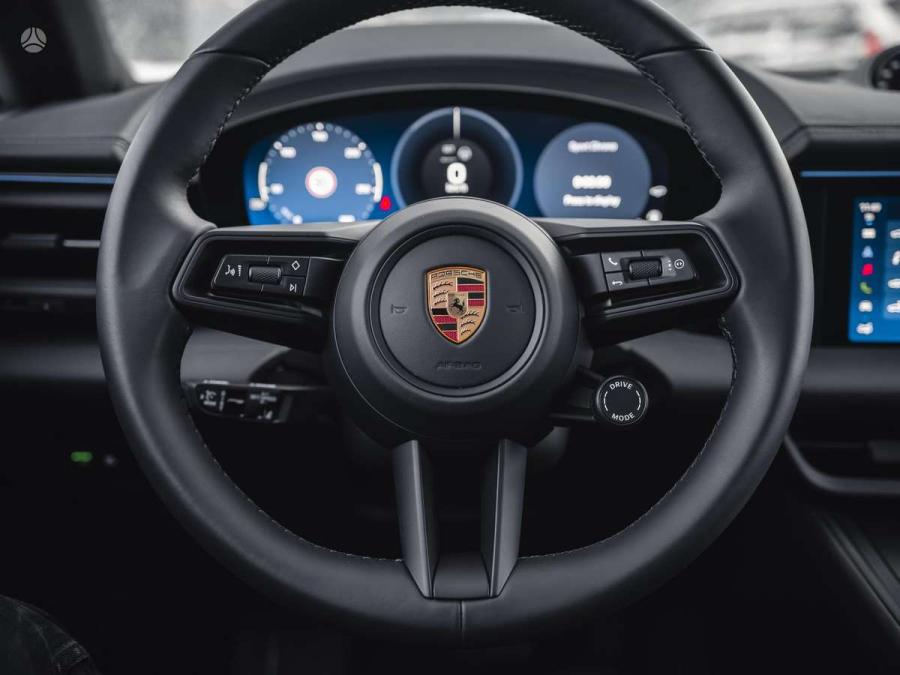 Sarkans Porsche Macan 2026 Viļņa, ar dzinēja tilpumu 0.00 L un nobraukumu 18 tūkst. km par 90917 €, foto 26 vietnē AUTOMOTO.COM.LV