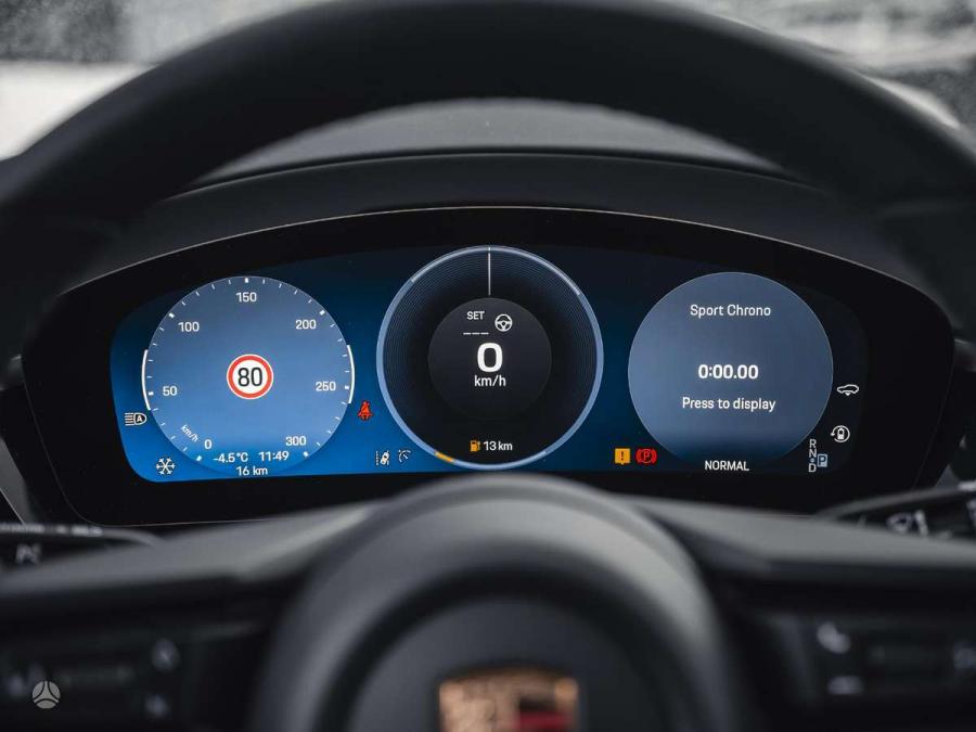 Sarkans Porsche Macan 2026 Viļņa, ar dzinēja tilpumu 0.00 L un nobraukumu 18 tūkst. km par 90917 €, foto 27 vietnē AUTOMOTO.COM.LV