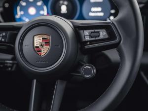 Sarkans Porsche Macan 2026 Viļņa, ar dzinēja tilpumu 0.00 L un nobraukumu 18 tūkst. km par 90917 €, foto 28 vietnē AUTOMOTO.COM.LV