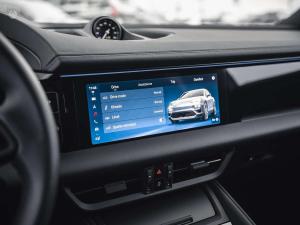 Sarkans Porsche Macan 2026 Viļņa, ar dzinēja tilpumu 0.00 L un nobraukumu 18 tūkst. km par 90917 €, foto 30 vietnē AUTOMOTO.COM.LV