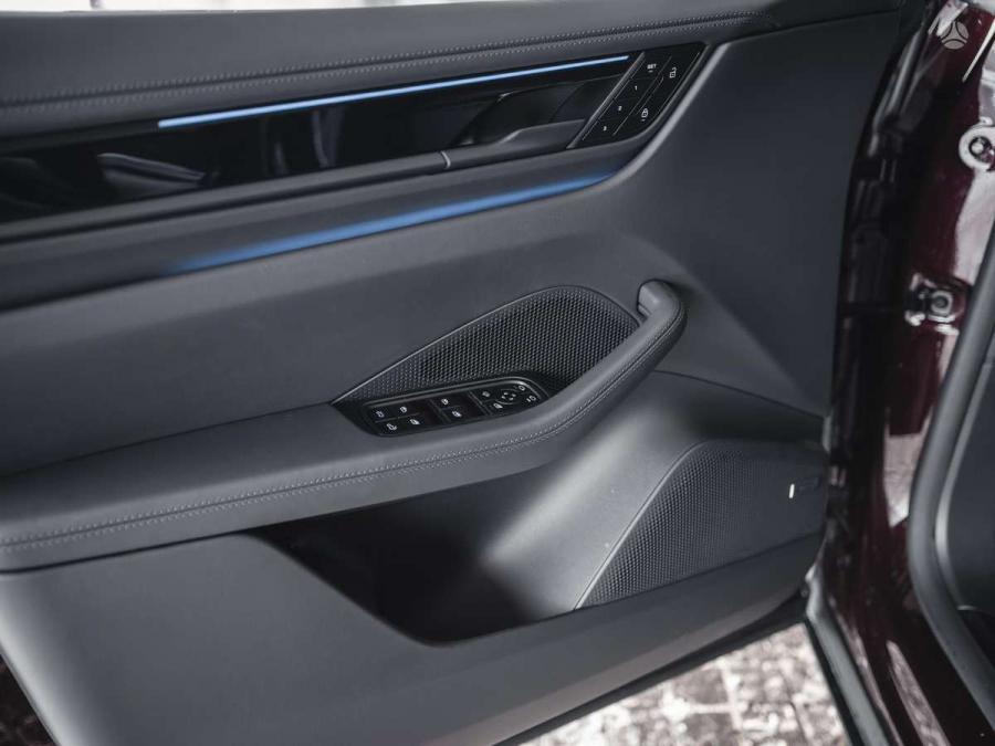 Sarkans Porsche Macan 2026 Viļņa, ar dzinēja tilpumu 0.00 L un nobraukumu 18 tūkst. km par 90917 €, foto 32 vietnē AUTOMOTO.COM.LV