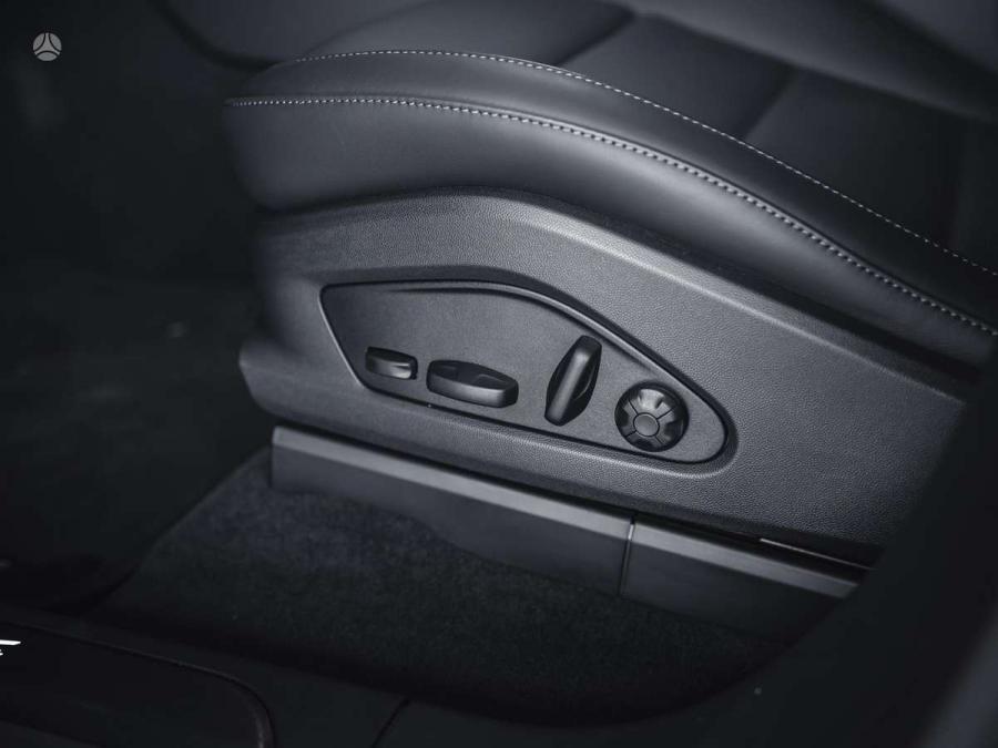 Sarkans Porsche Macan 2026 Viļņa, ar dzinēja tilpumu 0.00 L un nobraukumu 18 tūkst. km par 90917 €, foto 34 vietnē AUTOMOTO.COM.LV