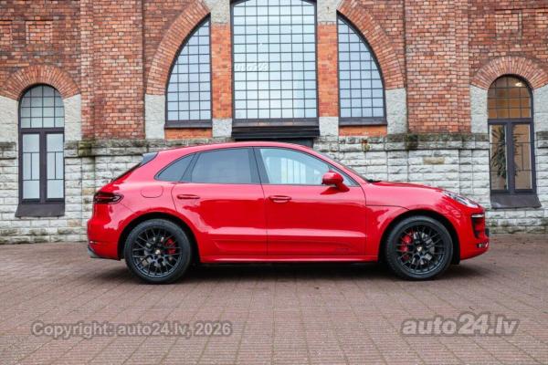 Red Porsche Macan 2017 in Tallinn, with an engine capacity of 3.00 L and mileage of 180 thousand km for 32900 €, photo 8 on AUTOMOTO.COM.LV