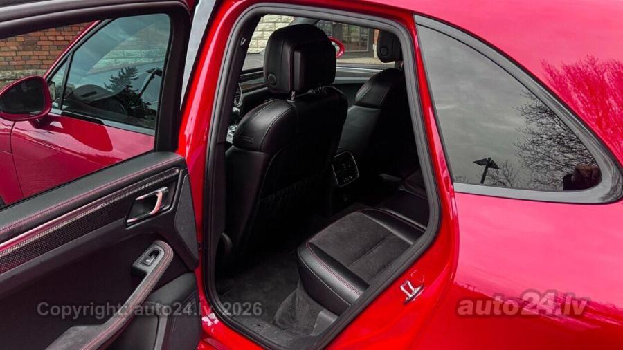 Red Porsche Macan 2017 in Tallinn, with an engine capacity of 3.00 L and mileage of 180 thousand km for 32900 €, photo 12 on AUTOMOTO.COM.LV