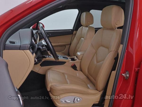 Sarkans Porsche Macan 2021 Tallina, ar dzinēja tilpumu 2.00 L un nobraukumu 77 tūkst. km par 48000 €, foto 11 vietnē AUTOMOTO.COM.LV