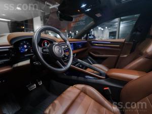 Violets Porsche Macan 2024 Rīga, ar dzinēja tilpumu 0.00 L un nobraukumu 35 tūkst. km par 105900 €, foto 6 vietnē AUTOMOTO.COM.LV