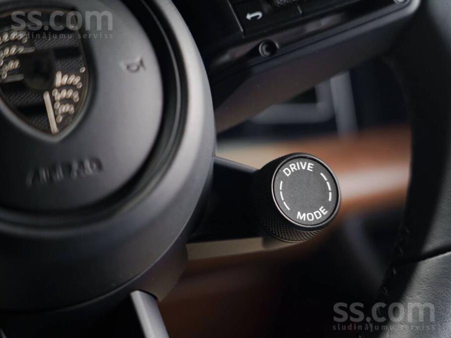 Violets Porsche Macan 2024 Rīga, ar dzinēja tilpumu 0.00 L un nobraukumu 35 tūkst. km par 105900 €, foto 34 vietnē AUTOMOTO.COM.LV