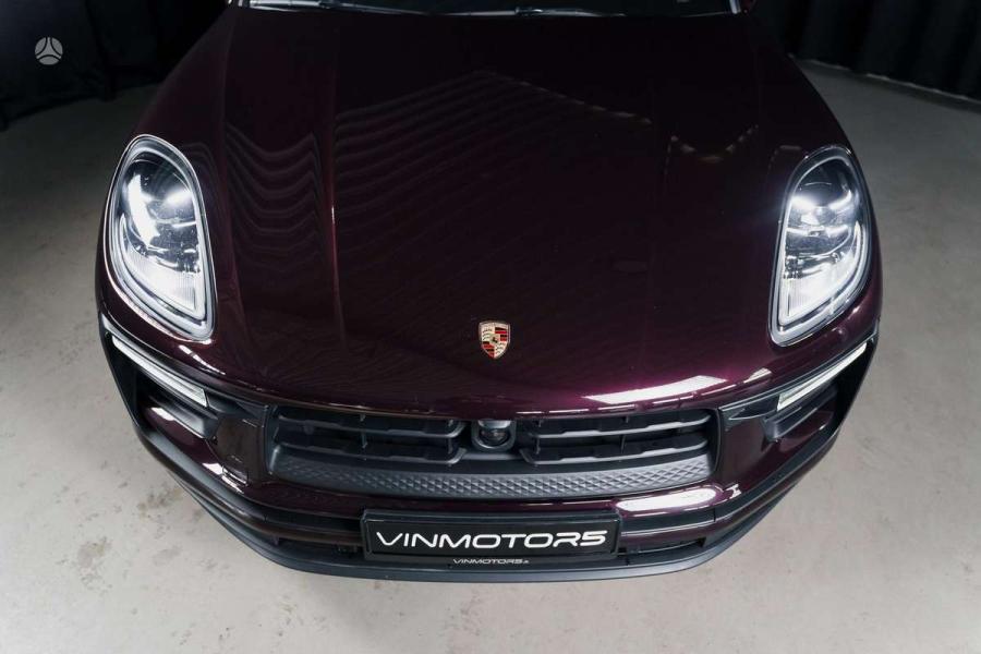 Violet Porsche Macan 2024 in Vilnius, with an engine capacity of 1.98 L and mileage of 30 thousand km for 52998 €, photo 8 on AUTOMOTO.COM.LV