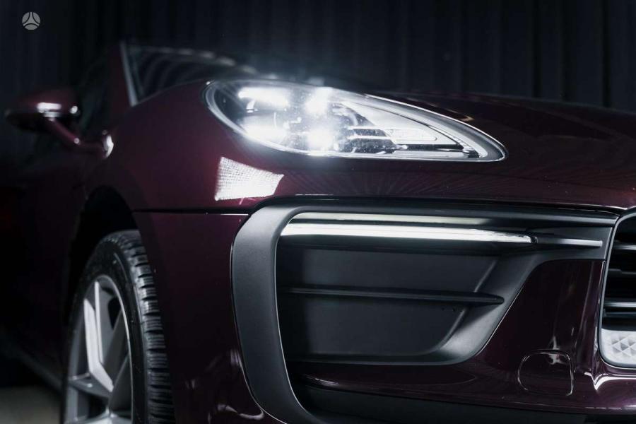 Violet Porsche Macan 2024 in Vilnius, with an engine capacity of 1.98 L and mileage of 30 thousand km for 52998 €, photo 13 on AUTOMOTO.COM.LV