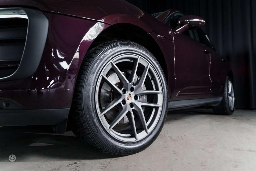 Violet Porsche Macan 2024 in Vilnius, with an engine capacity of 1.98 L and mileage of 30 thousand km for 52998 €, photo 14 on AUTOMOTO.COM.LV