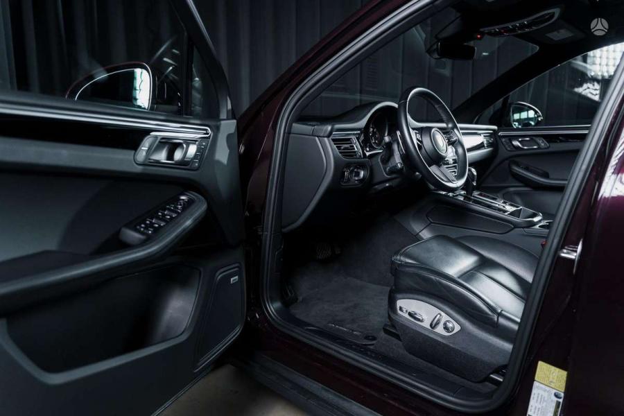 Violet Porsche Macan 2024 in Vilnius, with an engine capacity of 1.98 L and mileage of 30 thousand km for 52998 €, photo 17 on AUTOMOTO.COM.LV