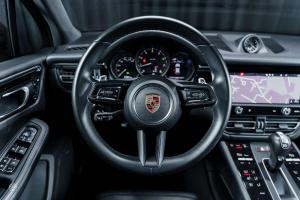 Violet Porsche Macan 2024 in Vilnius, with an engine capacity of 1.98 L and mileage of 30 thousand km for 52998 €, photo 22 on AUTOMOTO.COM.LV