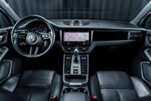 Violet Porsche Macan 2024 in Vilnius, with an engine capacity of 1.98 L and mileage of 30 thousand km for 52998 €, photo 26 on AUTOMOTO.COM.LV