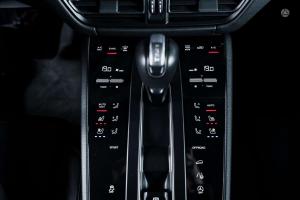 Violet Porsche Macan 2024 in Vilnius, with an engine capacity of 1.98 L and mileage of 30 thousand km for 52998 €, photo 30 on AUTOMOTO.COM.LV