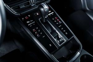 Violet Porsche Macan 2024 in Vilnius, with an engine capacity of 1.98 L and mileage of 30 thousand km for 52998 €, photo 31 on AUTOMOTO.COM.LV