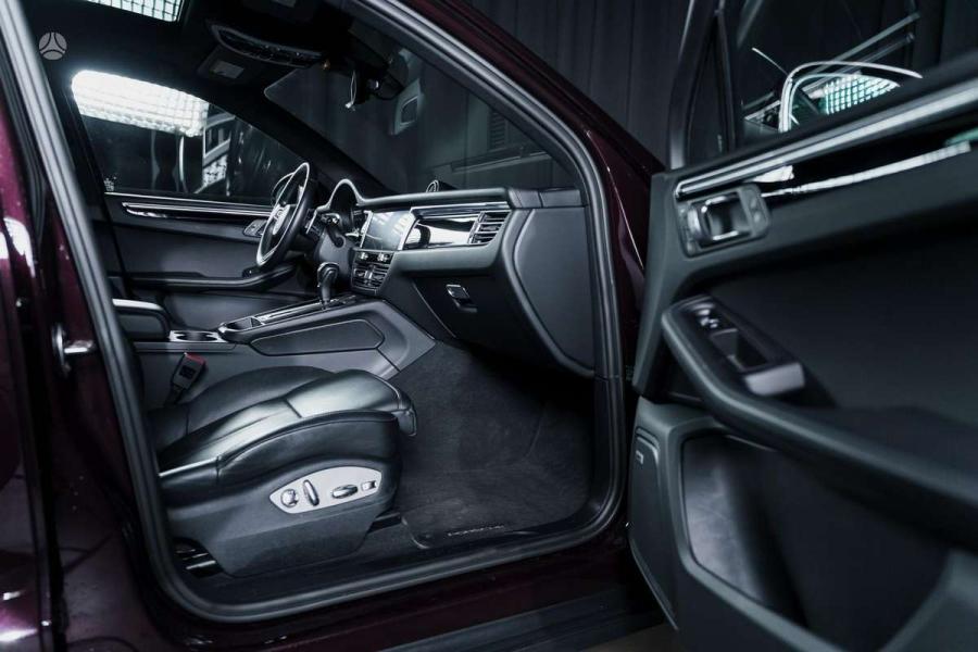 Violet Porsche Macan 2024 in Vilnius, with an engine capacity of 1.98 L and mileage of 30 thousand km for 52998 €, photo 34 on AUTOMOTO.COM.LV