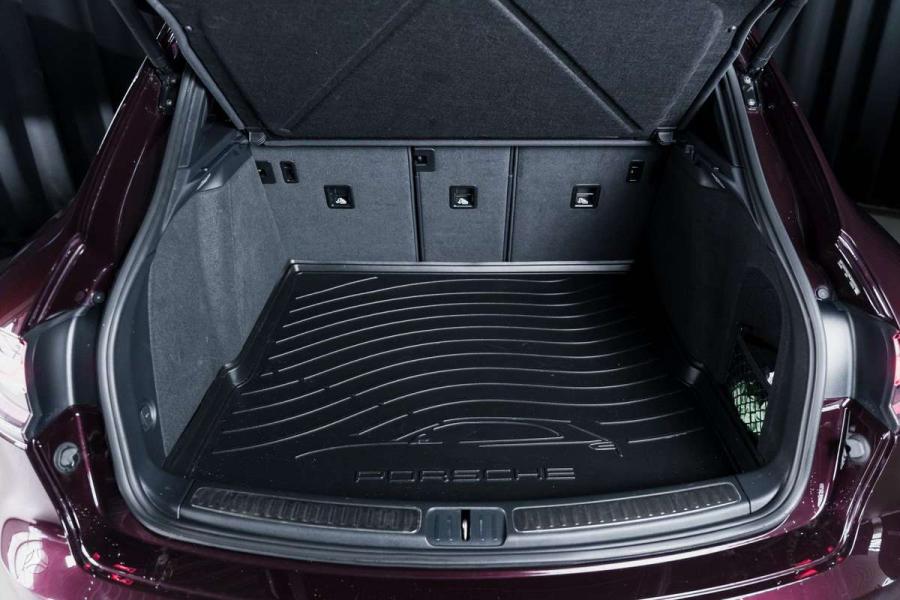 Violet Porsche Macan 2024 in Vilnius, with an engine capacity of 1.98 L and mileage of 30 thousand km for 52998 €, photo 39 on AUTOMOTO.COM.LV