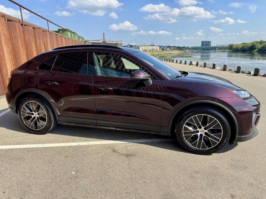 Violets Porsche Macan 2025 Panevēža, ar dzinēja tilpumu 0.00 L un nobraukumu 20 tūkst. km par 79255 €, foto 4 vietnē AUTOMOTO.COM.LV