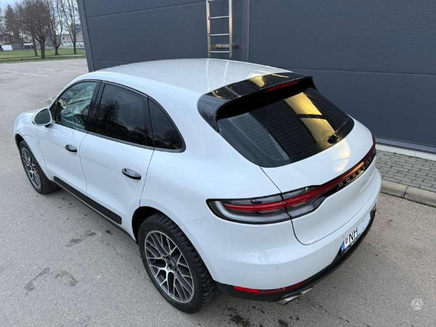 White Porsche Macan 2014 in Silute, with an engine capacity of 2.97 L and mileage of 193 thousand km for 21500 €, photo 6 on AUTOMOTO.COM.LV