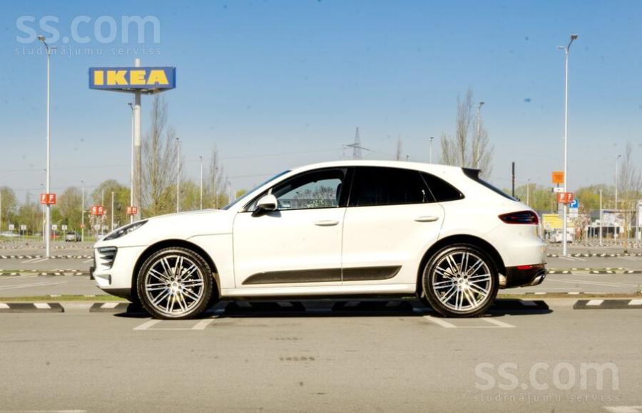 White Porsche Macan 2014 in Riga, with an engine capacity of 3.00 L and mileage of 295 thousand km for 17990 €, photo 5 on AUTOMOTO.COM.LV