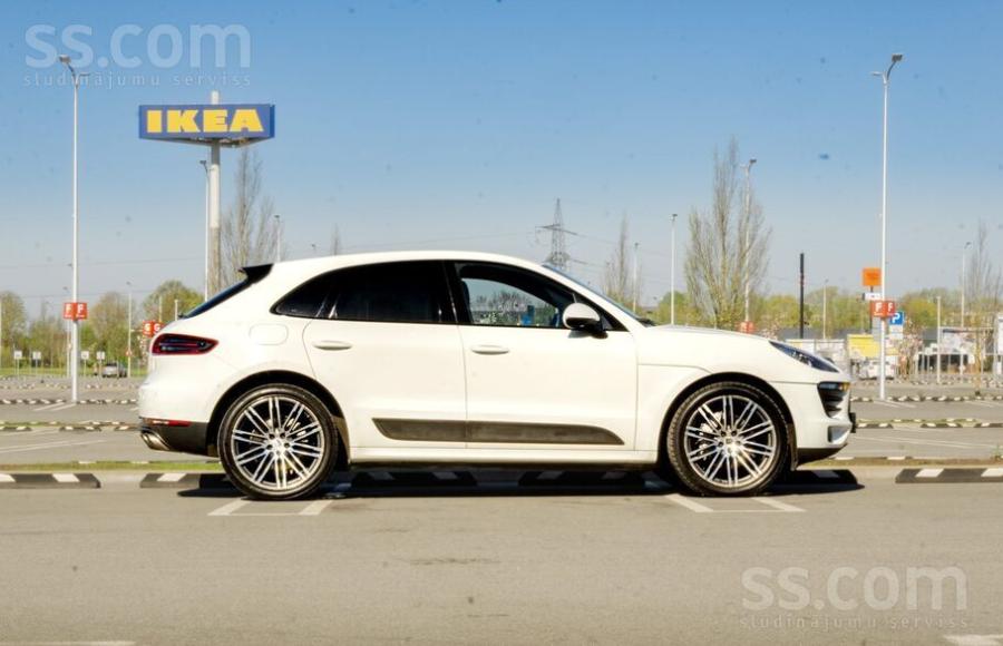 White Porsche Macan 2014 in Riga, with an engine capacity of 3.00 L and mileage of 295 thousand km for 17990 €, photo 9 on AUTOMOTO.COM.LV