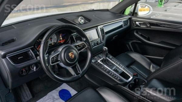 White Porsche Macan 2014 in Riga, with an engine capacity of 3.00 L and mileage of 295 thousand km for 17990 €, photo 9 on AUTOMOTO.COM.LV