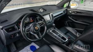 White Porsche Macan 2014 in Riga, with an engine capacity of 3.00 L and mileage of 295 thousand km for 17990 €, photo 10 on AUTOMOTO.COM.LV