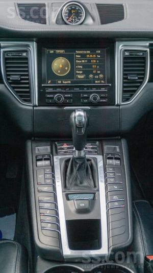 White Porsche Macan 2014 in Riga, with an engine capacity of 3.00 L and mileage of 295 thousand km for 17990 €, photo 13 on AUTOMOTO.COM.LV