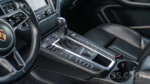 White Porsche Macan 2014 in Riga, with an engine capacity of 3.00 L and mileage of 295 thousand km for 17990 €, photo 15 on AUTOMOTO.COM.LV