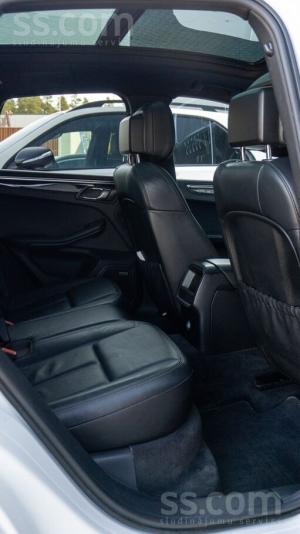 White Porsche Macan 2014 in Riga, with an engine capacity of 3.00 L and mileage of 295 thousand km for 17990 €, photo 28 on AUTOMOTO.COM.LV