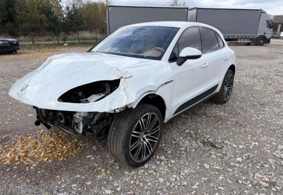 Balts Porsche Macan 2015 Kauņa, ar dzinēja tilpumu 2.97 L un nobraukumu 118 tūkst. km par 10900 €, foto 6 vietnē AUTOMOTO.COM.LV