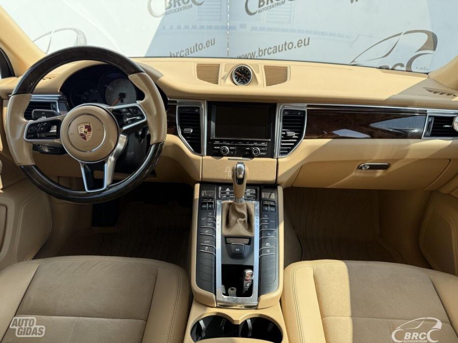 Balts Porsche Macan 2015 Avižieniai, ar dzinēja tilpumu 3.00 L un nobraukumu 103 tūkst. km par 18900 €, foto 3 vietnē AUTOMOTO.COM.LV