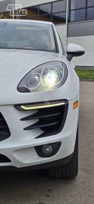 White Porsche Macan 2015 in Kaunas, with an engine capacity of 3.00 L and mileage of 315 thousand km for 16500 €, photo 7 on AUTOMOTO.COM.LV