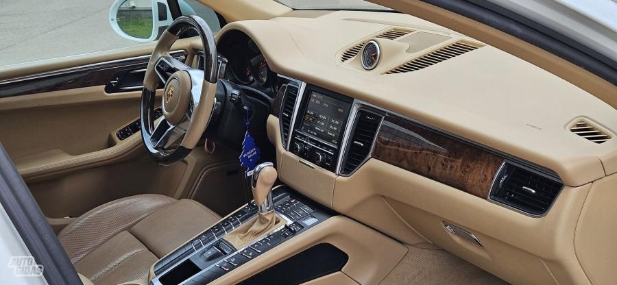 White Porsche Macan 2015 in Kaunas, with an engine capacity of 3.00 L and mileage of 315 thousand km for 16500 €, photo 12 on AUTOMOTO.COM.LV