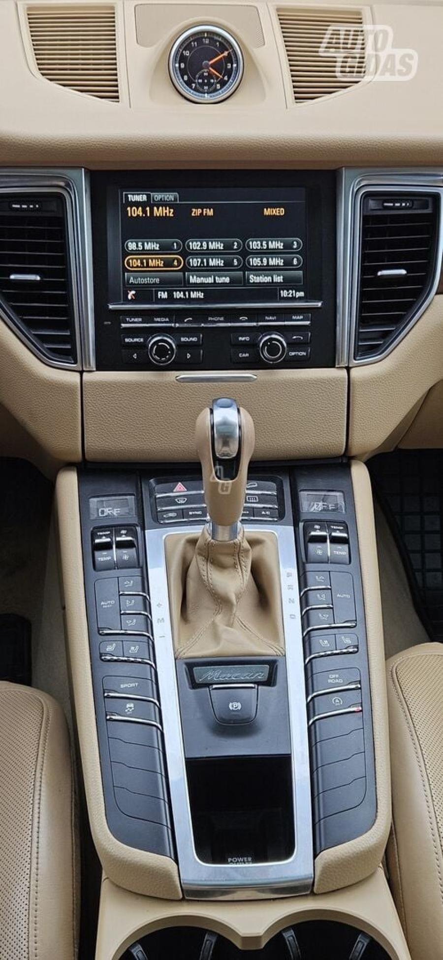 White Porsche Macan 2015 in Kaunas, with an engine capacity of 3.00 L and mileage of 315 thousand km for 16500 €, photo 14 on AUTOMOTO.COM.LV