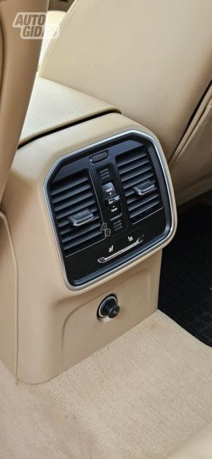 White Porsche Macan 2015 in Kaunas, with an engine capacity of 3.00 L and mileage of 315 thousand km for 16500 €, photo 18 on AUTOMOTO.COM.LV