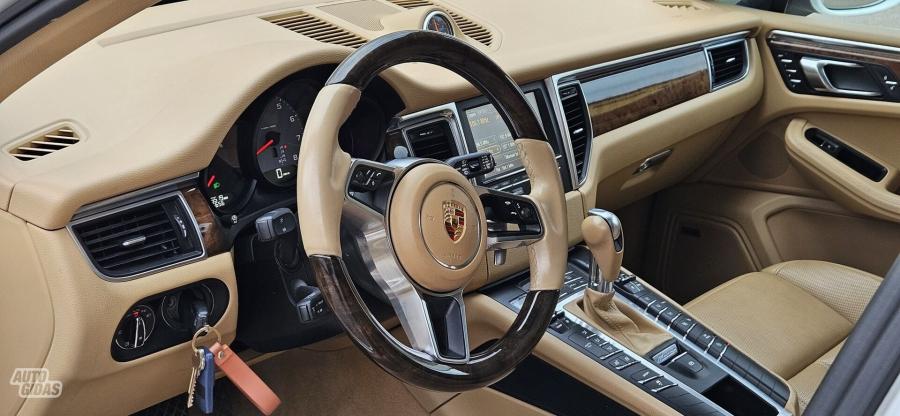 White Porsche Macan 2015 in Kaunas, with an engine capacity of 3.00 L and mileage of 315 thousand km for 16500 €, photo 20 on AUTOMOTO.COM.LV