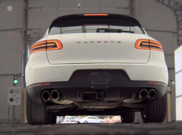White Porsche Macan 2015 in Ukmerge, with an engine capacity of 3.00 L and mileage of 231 thousand km for 13100 €, photo 7 on AUTOMOTO.COM.LV