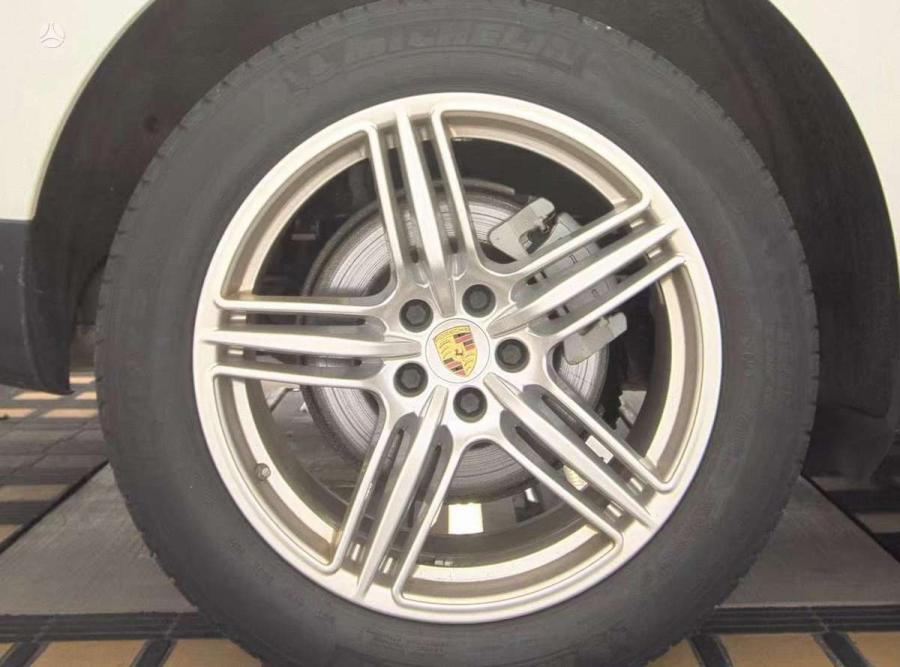 Balts Porsche Macan 2015 Ukmergė, ar dzinēja tilpumu 3.00 L un nobraukumu 231 tūkst. km par 13100 €, foto 24 vietnē AUTOMOTO.COM.LV