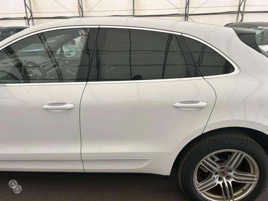 Balts Porsche Macan 2015 Ukmergė, ar dzinēja tilpumu 3.00 L un nobraukumu 231 tūkst. km par 11500 €, foto 14 vietnē AUTOMOTO.COM.LV
