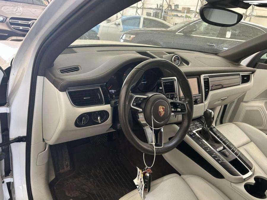 Balts Porsche Macan 2015 Ukmergė, ar dzinēja tilpumu 3.00 L un nobraukumu 231 tūkst. km par 11500 €, foto 25 vietnē AUTOMOTO.COM.LV