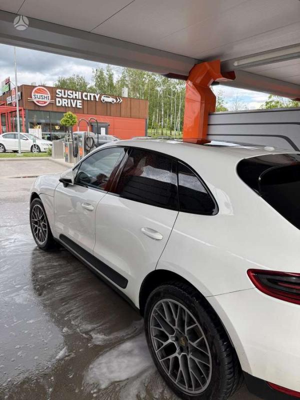 Порше Масан 2015 в Вевис на AUTOMOTO.COM.LV Белый Порше Масан 2015 в Вевис, объемом двигателя 3.00 л и пробегом 177 тыс. км за 12500 €, фото 7 на AUTOMOTO.COM.LV