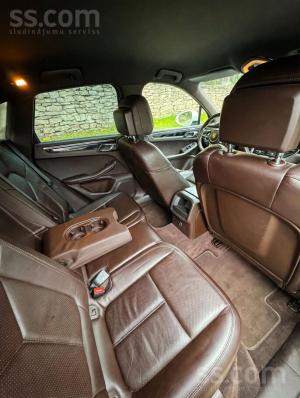 Balts Porsche Macan 2015 Rīga, ar dzinēja tilpumu 3.00 L un nobraukumu 207 tūkst. km par 20700 €, foto 12 vietnē AUTOMOTO.COM.LV