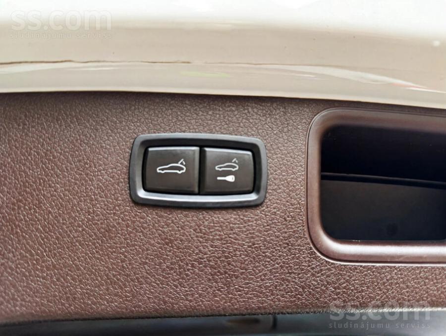 Balts Porsche Macan 2015 Rīga, ar dzinēja tilpumu 3.00 L un nobraukumu 207 tūkst. km par 20700 €, foto 20 vietnē AUTOMOTO.COM.LV