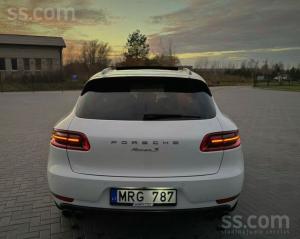 White Porsche Macan 2016 in Telschi, with an engine capacity of 3.00 L and mileage of 216 thousand km for 23899 €, photo 6 on AUTOMOTO.COM.LV